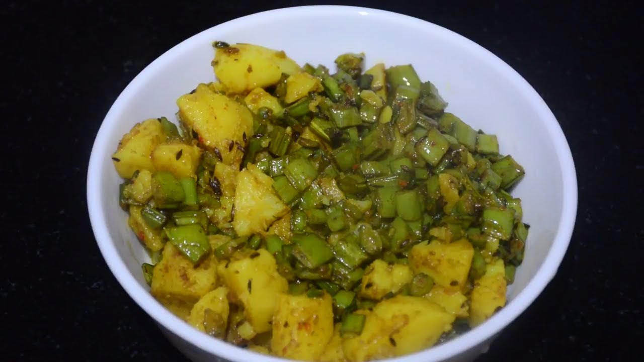 Aloo Guar Phali Recipe - Aloo Beans - Aloo Phaliyan Sabzi - Aloo ...