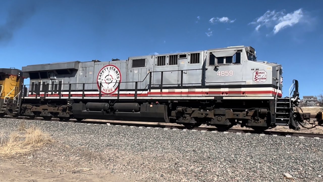 UP #7214 Leading & NB F-SFCFR1-04S With KCS Safety Starts Here Heritage Unit To Denver CO 3/5/23 ...