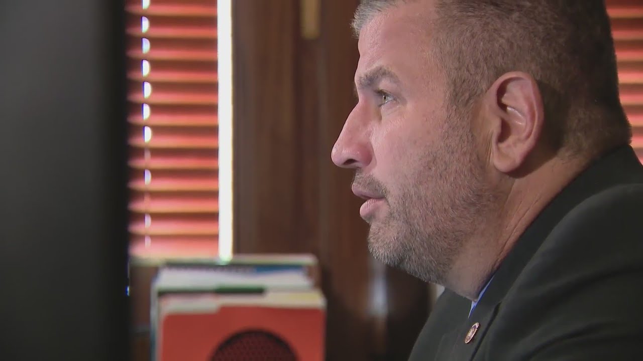 Judge lifts gag order barring police union boss from bashing vaccine ...