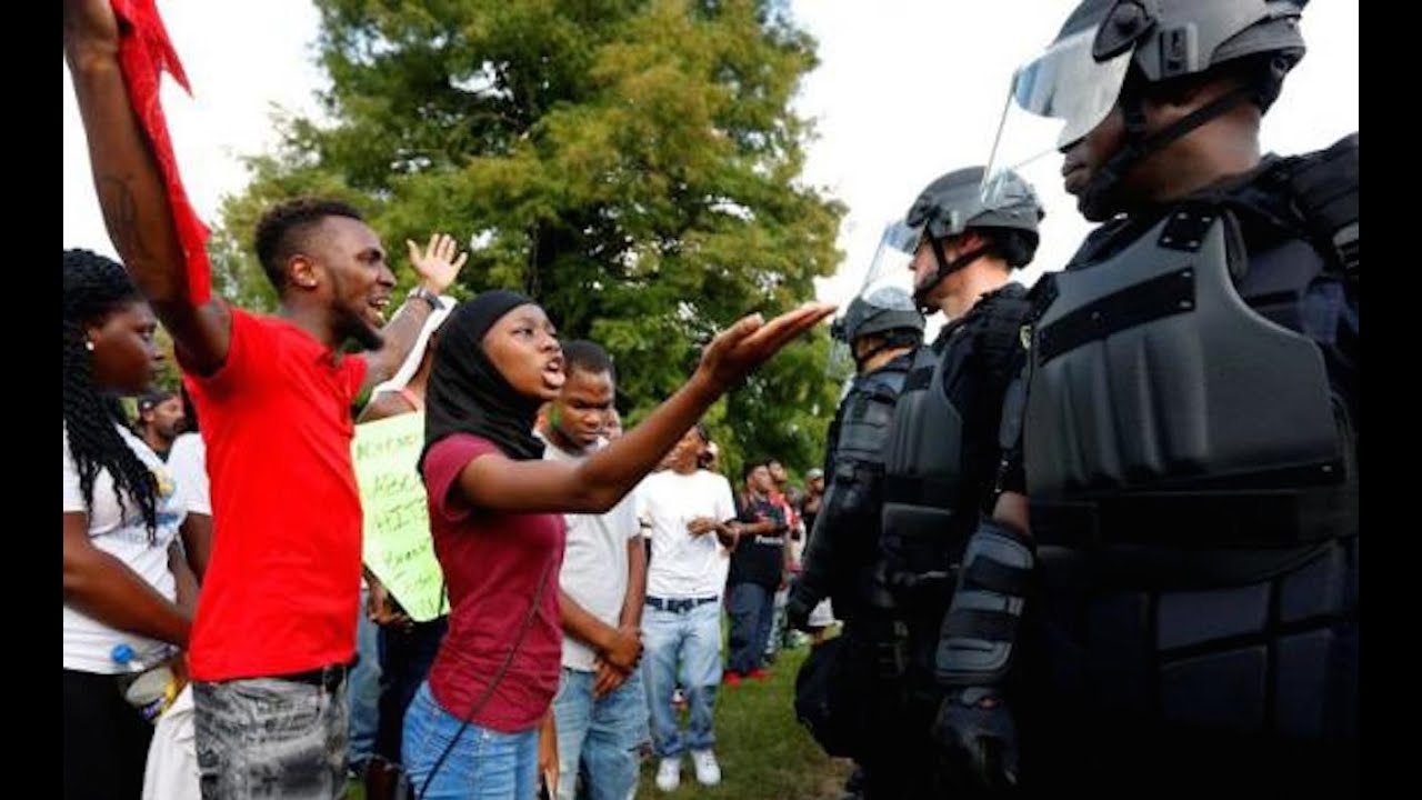 TERRIFYING: Protestors in Baton Rouge Confronted with Wall of Police in ...