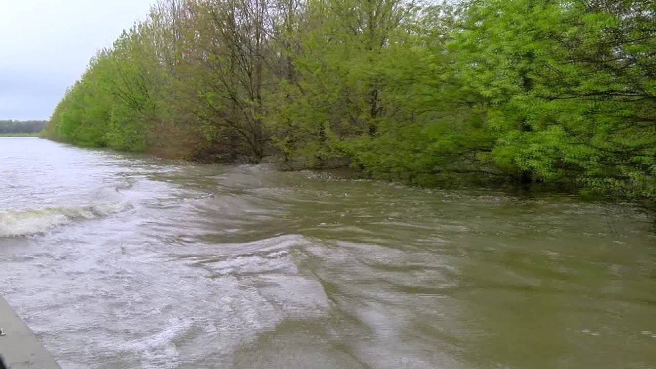 USACE Vicksburg District begins drawdown at Eagle Lake - YouTube