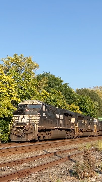 NS 7642 ES40DC leads NS 23G through South Plainfield, NJ w/ a whiteface trailing + a friendly ...