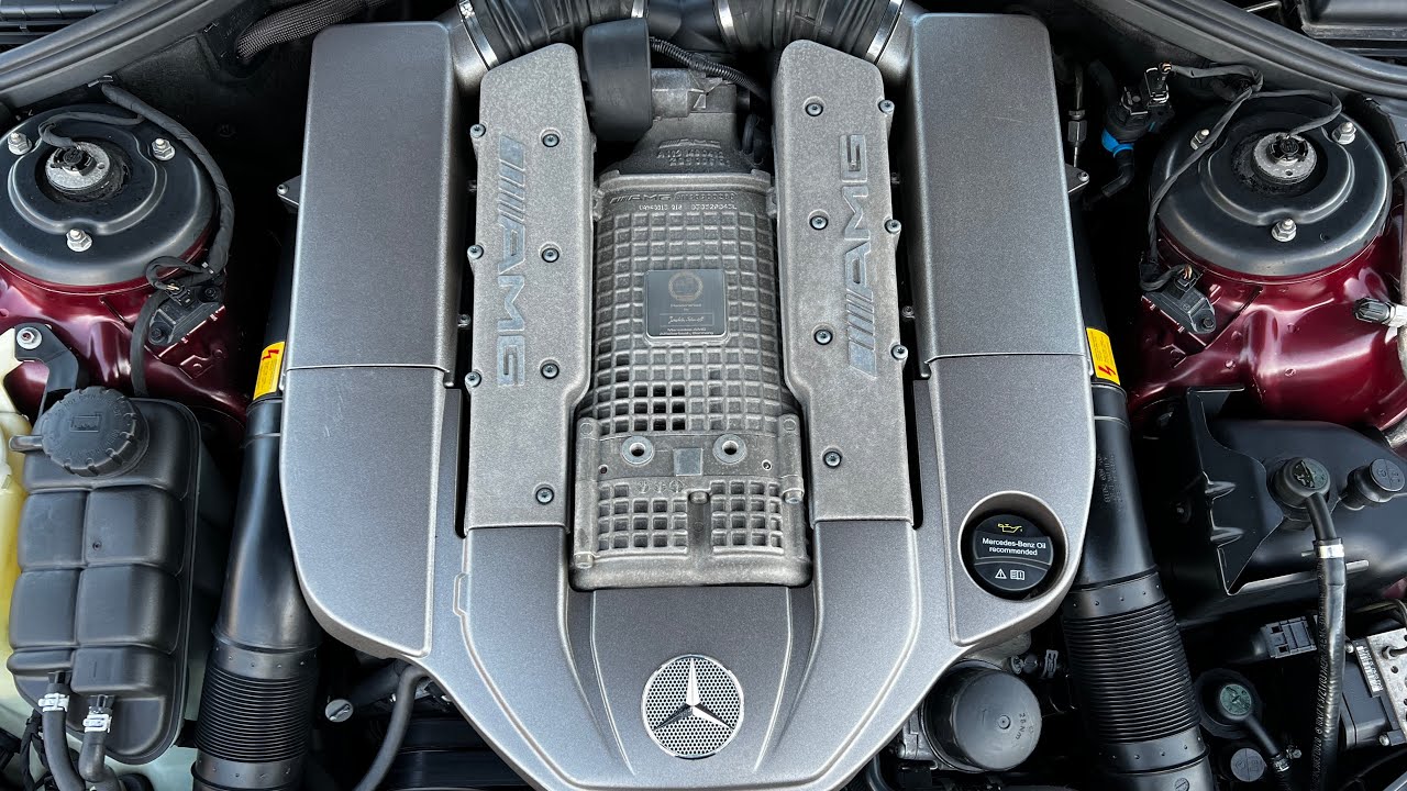 Mercedes-Benz M113K engine cleaning first time after 300,000 kms - YouTube