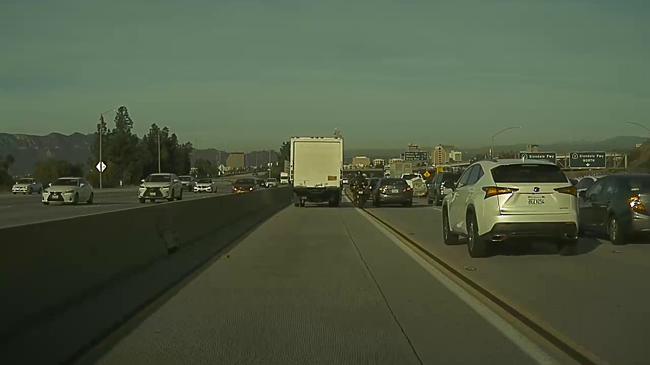 Traffic on 134 fwy W in the morning - YouTube