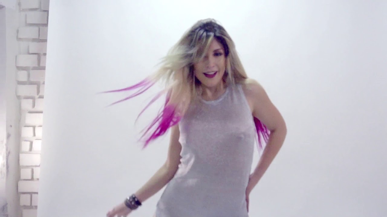Claudia Serpa La Serpashian La Puerta Photoshoot - YouTube