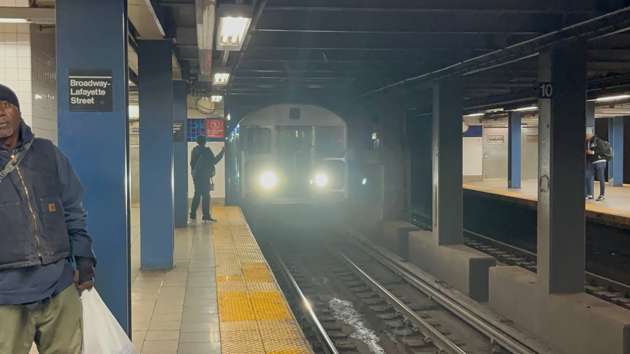 MTA New York City Transit: Random Rarest Catches Subway train - YouTube