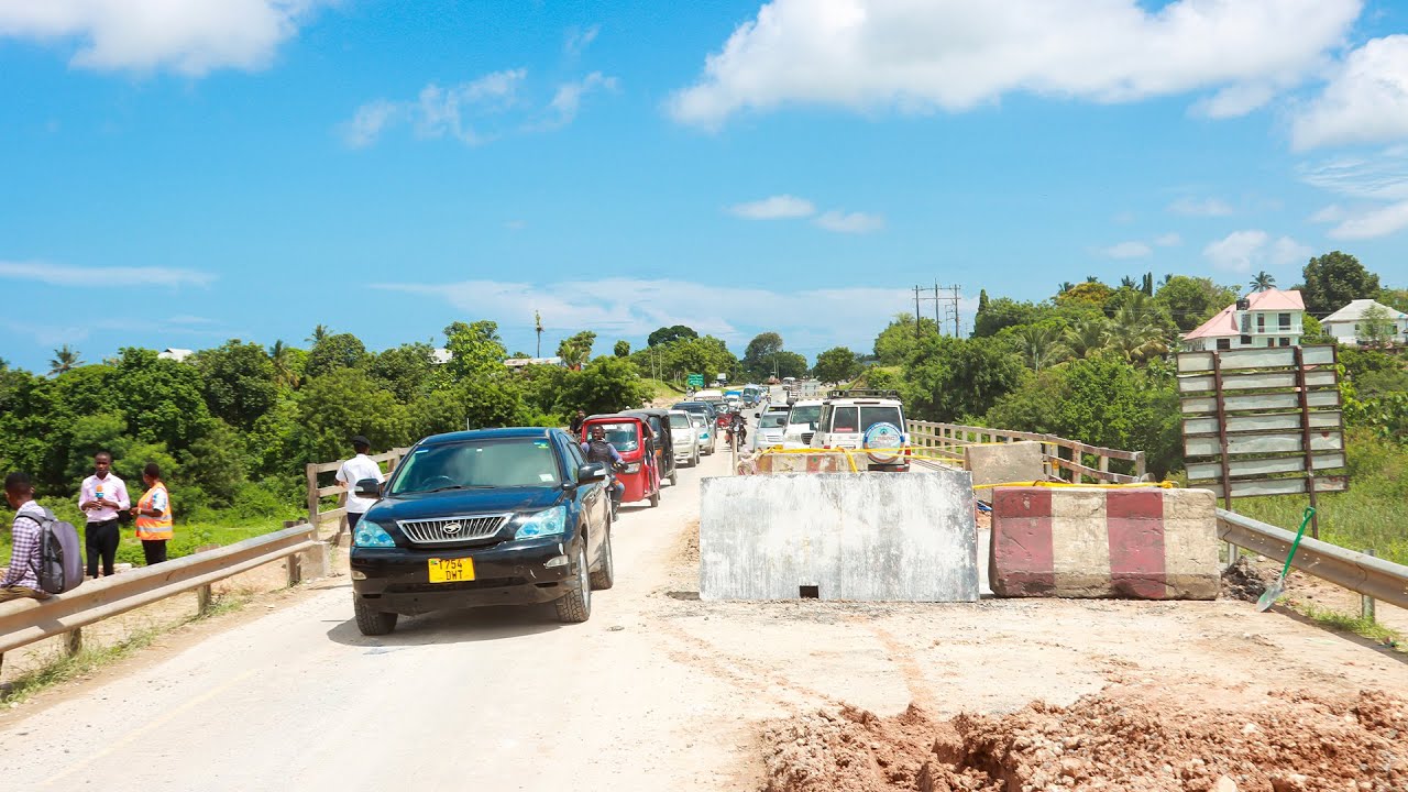 TANROADS YARUDISHA MAWASILIANO YA PWANI NA DAR ES SALAAM - YouTube