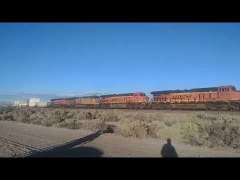WB BNSF Domestic Intermodal/Port Stack Train Feat UP At Hodge Ca! #bigbossrailfanner - YouTube