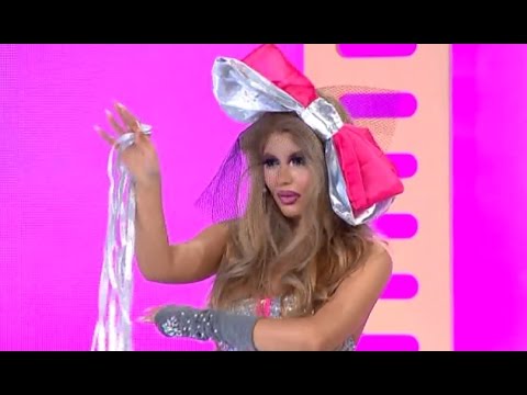 Bahar Candan Şarkıları ve Taklitleriyle Herkesi Güldürdü