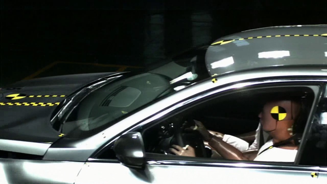 2016 KNCAP : SM6 Offset Crash Test - YouTube