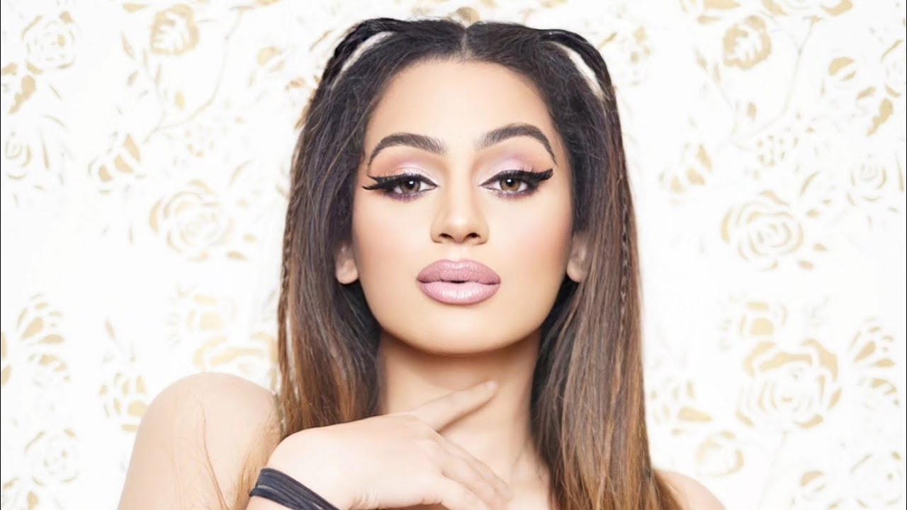 Kenisha Awasthi Official is live - YouTube