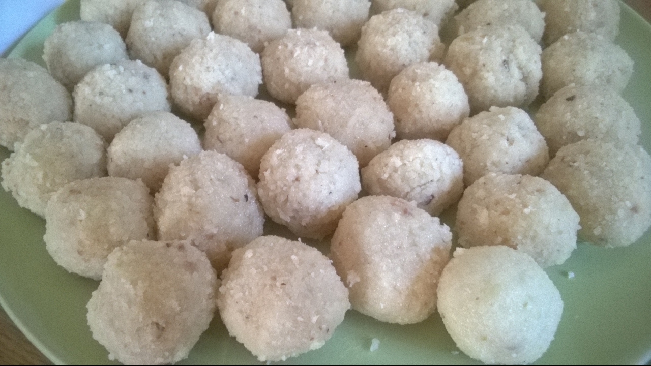 || Bengali Laddu ||coconut laddu || nariyal laddu || very very easy ...