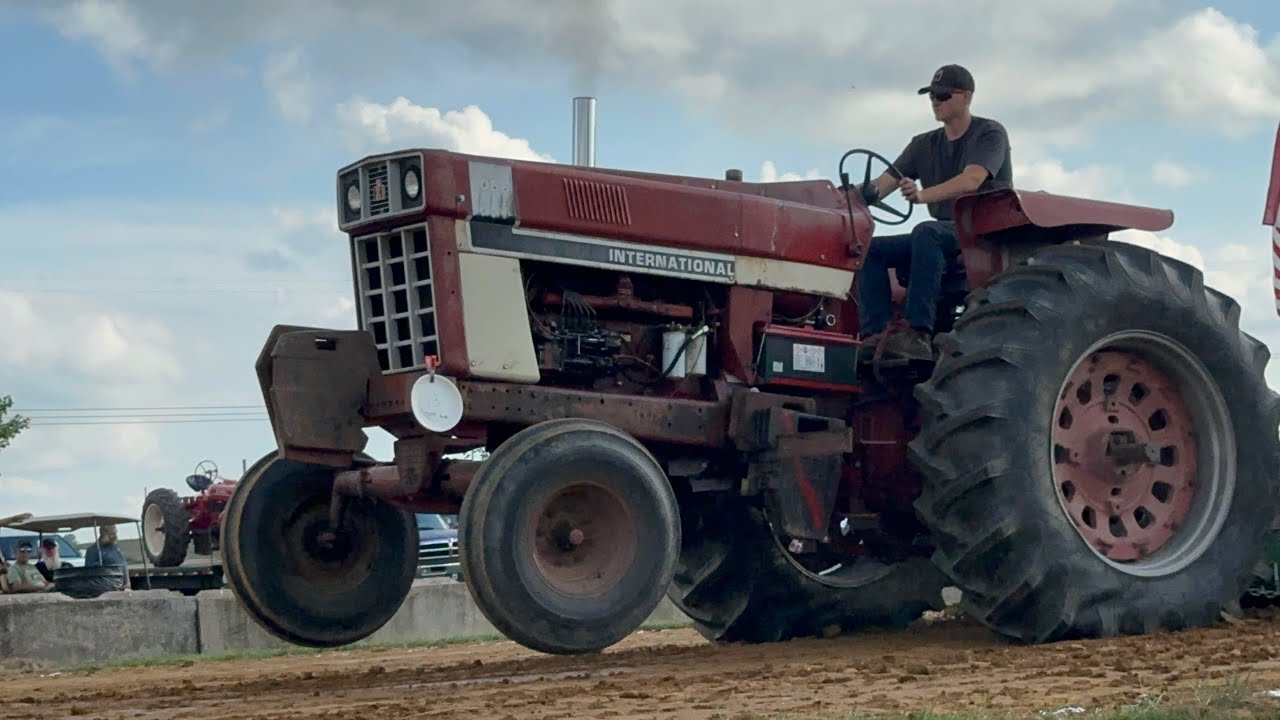 Harvest Barn Heavy Farm Stock Tractor Pull July 2023 - YouTube