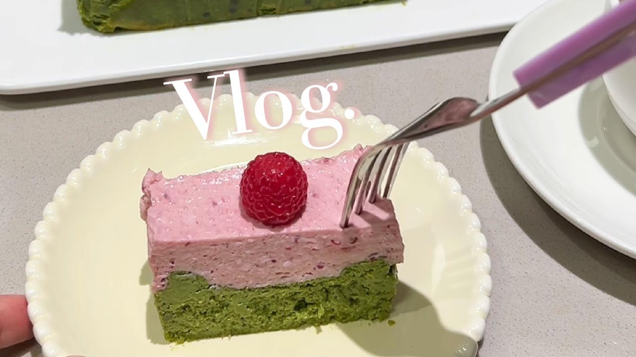 Cook with me | Raspberry matcha cheesecake - YouTube