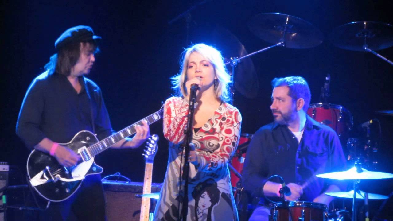 Jenny Dee And The Deelinquents - Eye On You - Live @ The Sinclair - YouTube