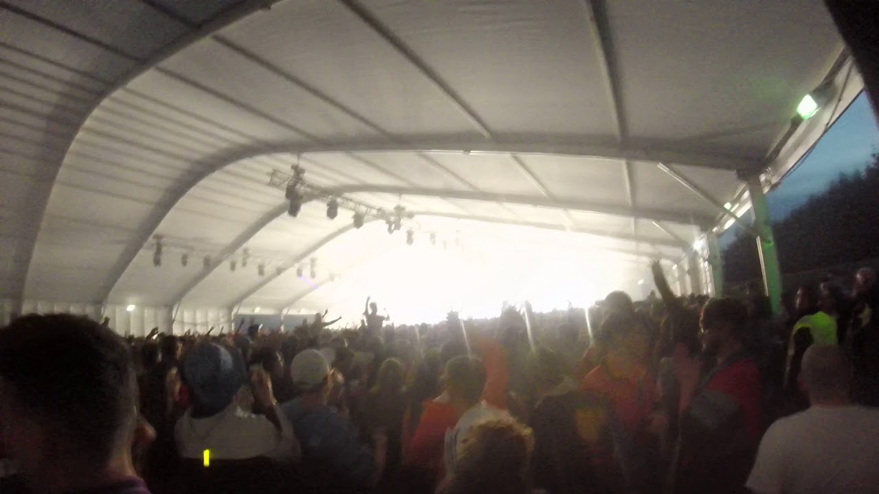 Skream LIVE @ Boxed Off 2017 - Jean Safari - YouTube