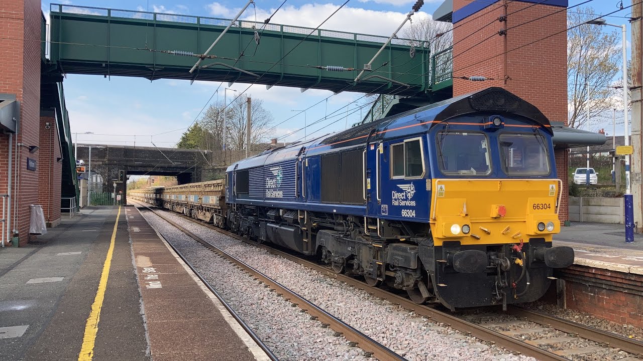 Class 66304 at leyland - YouTube
