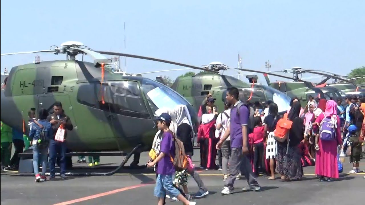 Melihat Helikopter Naik Turun Di Pameran Dirgantara HUT PENERBAD Di ...