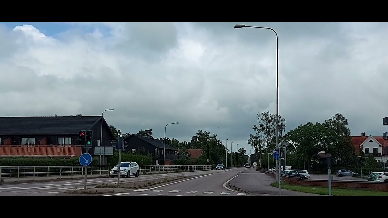 Volvo Nilsson xc90 Ambulances go to the back igen Laholm. 9120. - YouTube