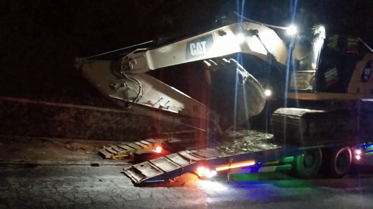 Excavator Cat D320 - YouTube