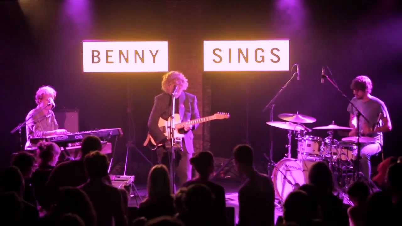 BENNY SINGS - *Little Things / Live - YouTube