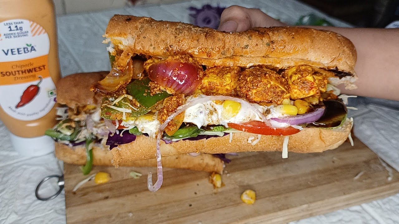Quick Paneer Tikka foot long bread 😋🥖 - YouTube
