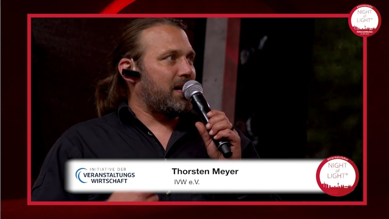 Thorsten Meyer auf der Bühne in Hannover - YouTube