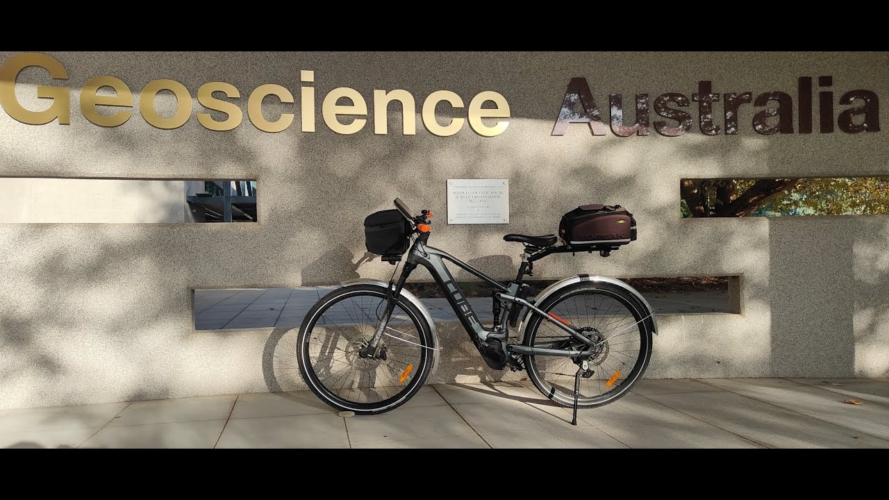 Amazing Australia Cycling Scenes. Geoscience Australia from Glebe Park ...