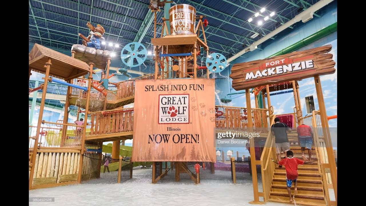 Great Wolf Lodge Illinois Grand Opening - YouTube