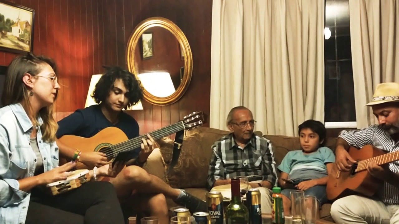 Lejos de la Ciudad de Muerdo Ft Rozalen por Diego Soto, Raúl Arancibia y Trini Arancibia - YouTube