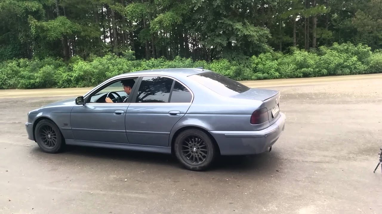 BMW E39 525D Sound + Take Off - YouTube