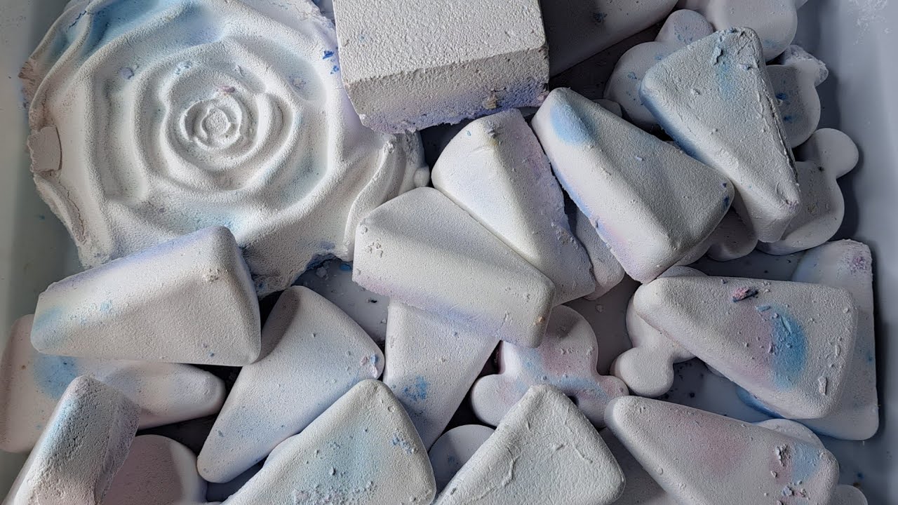 White and Blue Gym chalk crumble - ASMR - YouTube