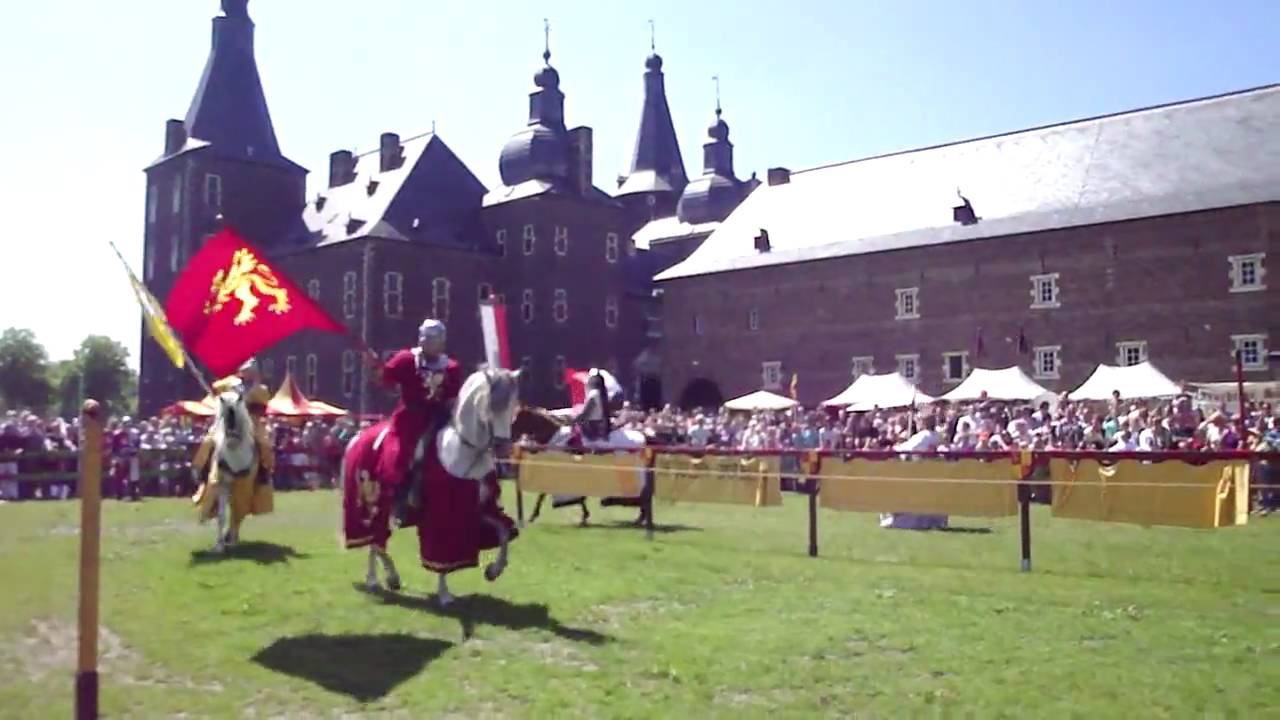 kasteel hoensbroek ridder toernooi - intro ridders te paard - 23-05 ...