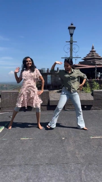 Dabidi Dibidi ️‍🔥💃#trending #dance #dabididibidi #fashionbe - YouTube