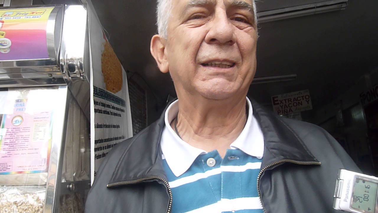 Monarcas Perú: Entrevista al doctor Roberto Giraldo - YouTube