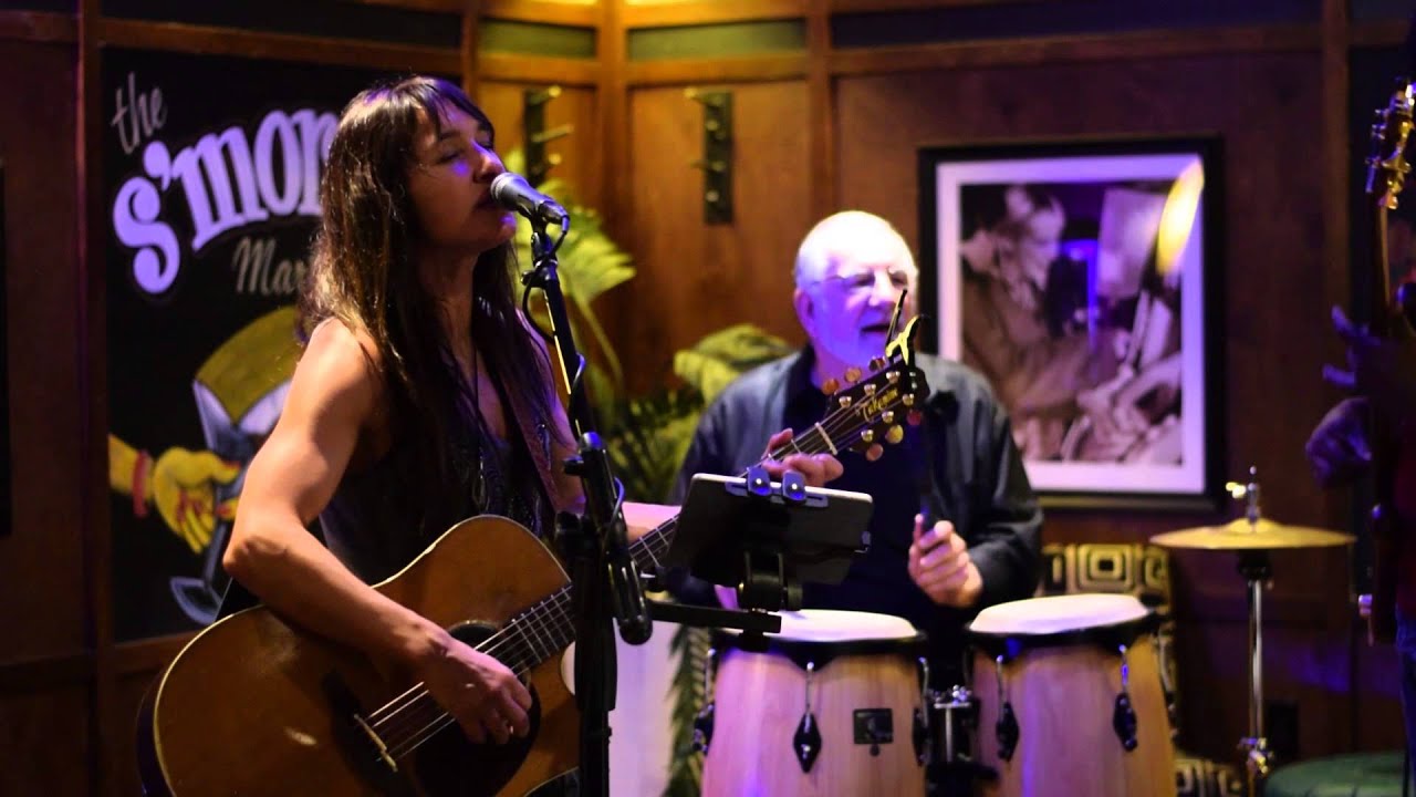 Jeordie Performs "Brand New Key" - YouTube