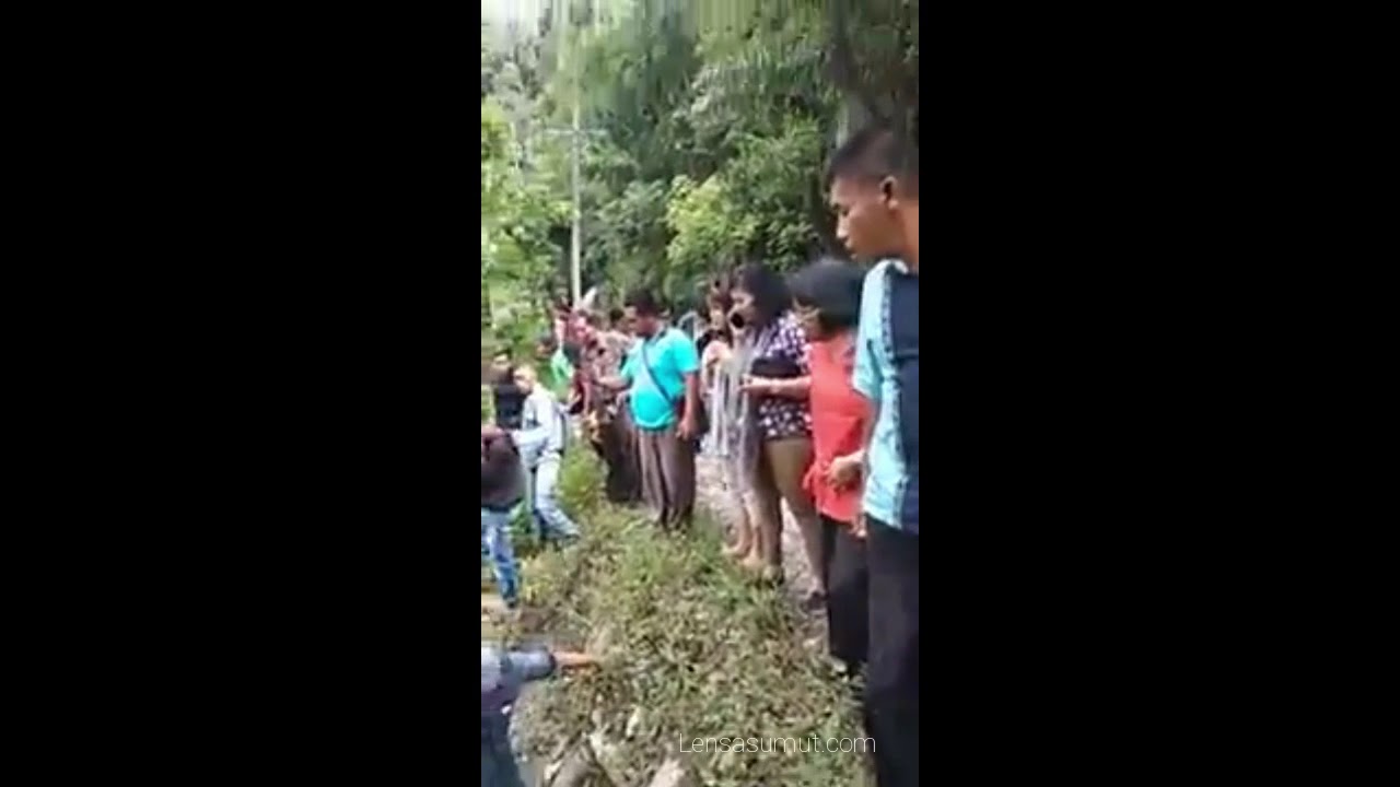 Mobil Avanza Jatuh Ke Jurang Lae Pandaroh Sidikalang - YouTube