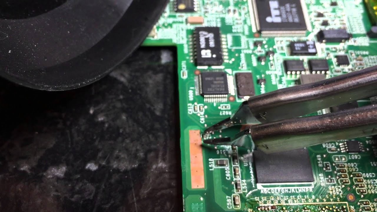 REMOVING A 0201 SMD PACKAGE (CAPACITOR) WITH METCAL MX SMARTHEAT TALON ...