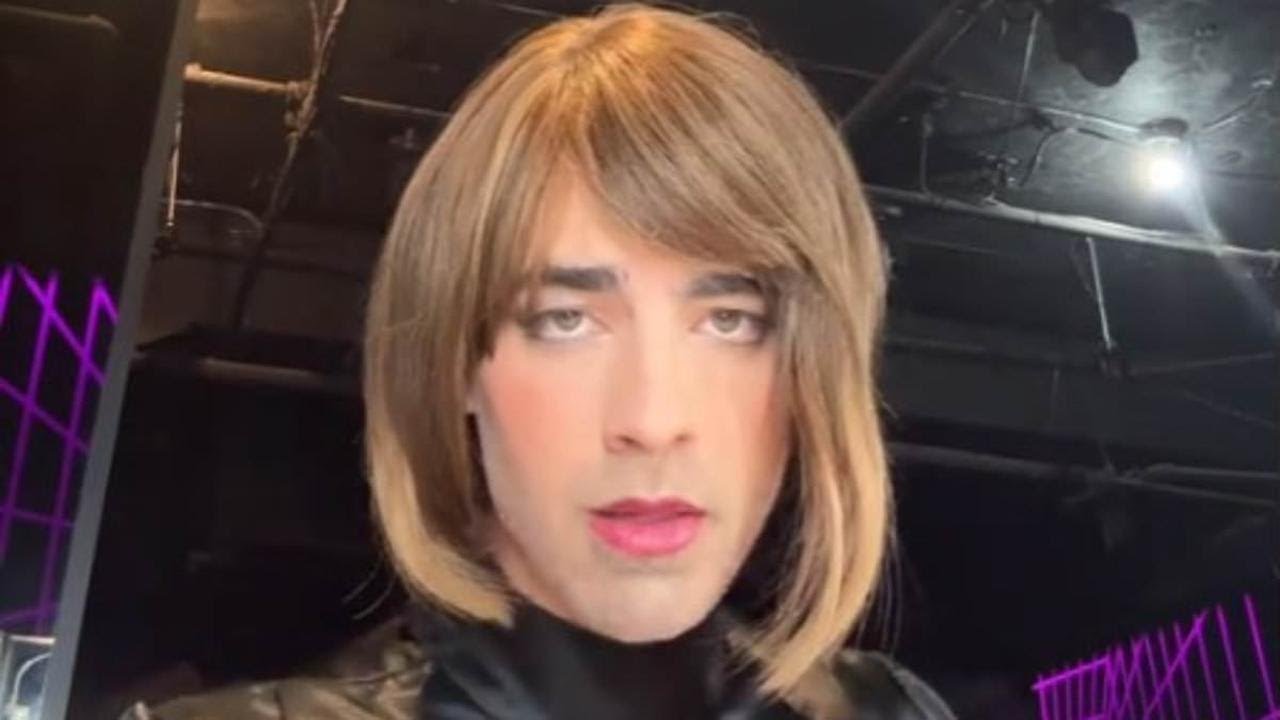 Joe Jonas Shocks Fans with Drag Lip-Sync on TikTok! - YouTube