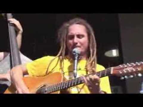 John Butler - Busking in Fremantle 3 - YouTube