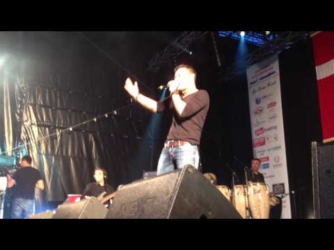 Mustafa Sandal - Onun Arabası Var Live (Kopenhag - Anadolu Kültür Günleri 2014)