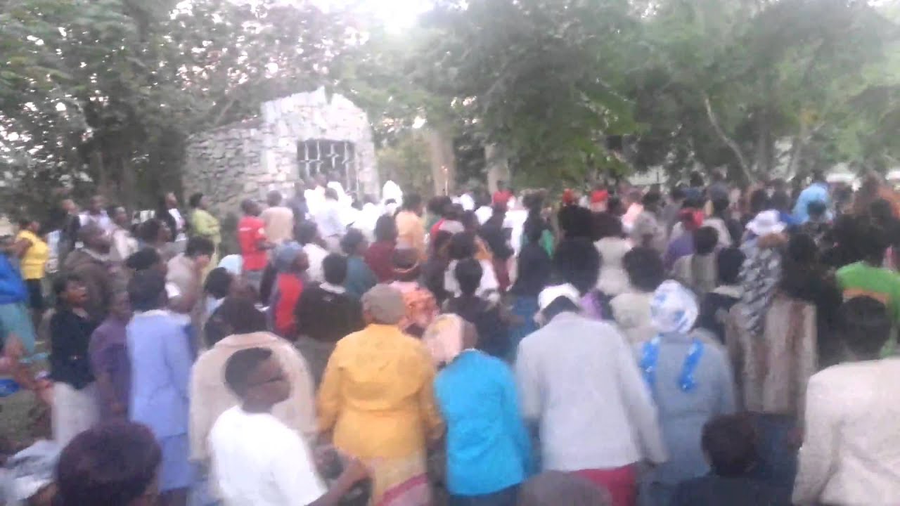 Amuka Muvafi : Easter Monday Mass at Mutare music course - YouTube