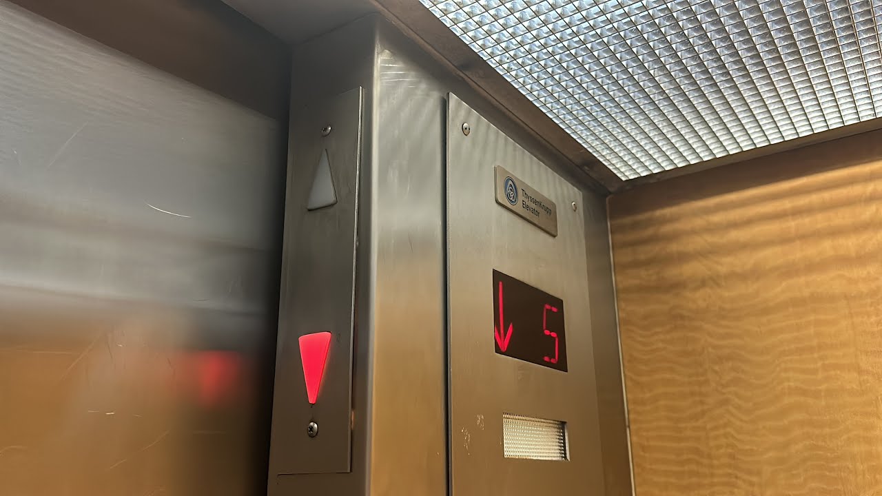 TK Hydraulic Elevator at A Parking Garage- ORMC- Orlando, FL, USA - YouTube