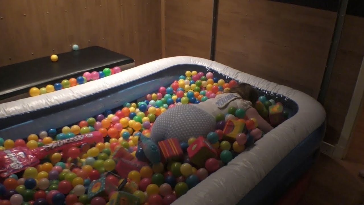 Touring The Littles Lock In! ABDL Event in Edinburgh - YouTube