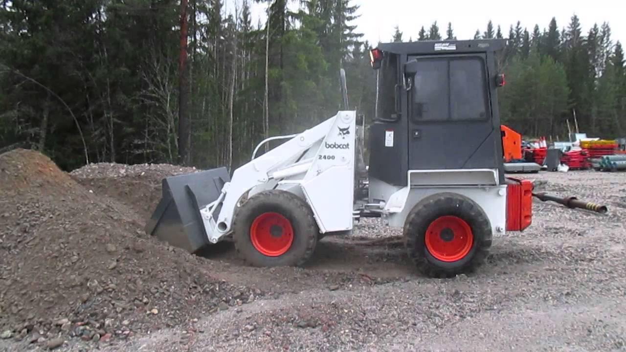 Bobcat 2400 pyöräkuormaaja - YouTube