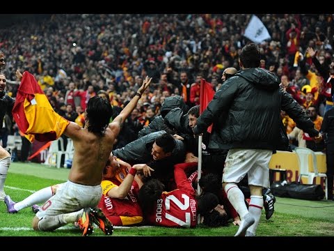 ''Oysa herkes öldürür sevdiğini...''             /                  Galatasaray