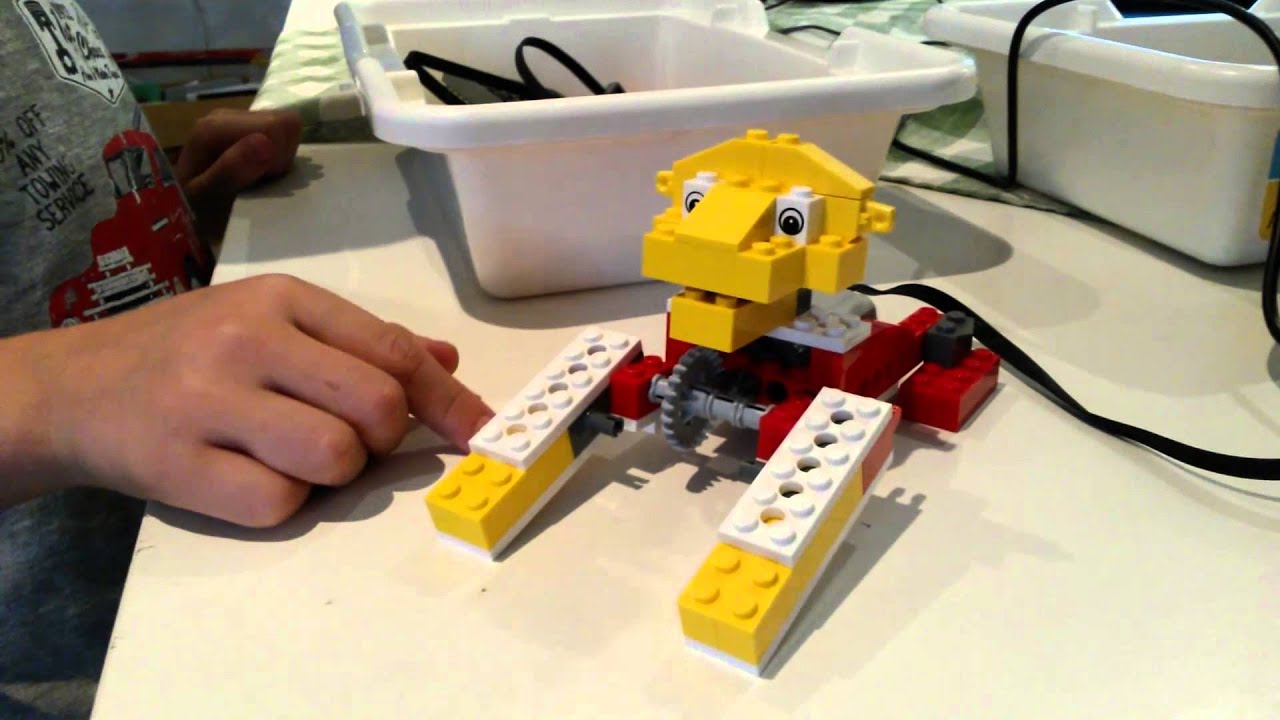 Lego roboti - YouTube