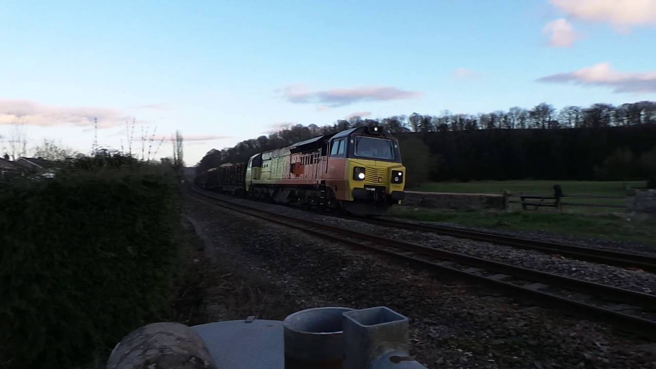 662T 1719 Baglan Bay (Colas) to Chirk Kronospan Colas Rail - YouTube