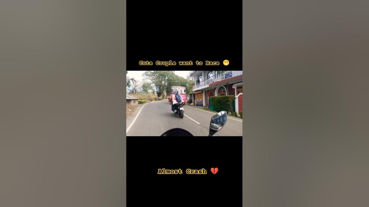Cute Couple k sath race 🥵||#race #youtubeshort#motovlogger #crash #public #reaction #overspeed# ...
