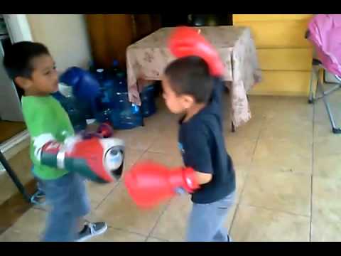 little kids boxing - YouTube